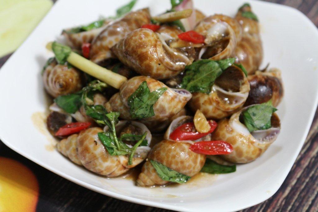 Cách làm ốc xào me với đủ vị mặn ngọt chua cay cực đã - Món Ngon ...