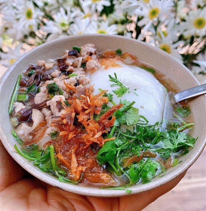 Mách bạn bí quyết làm bánh đúc nóng đơn giản từ bột năng của người miền ...